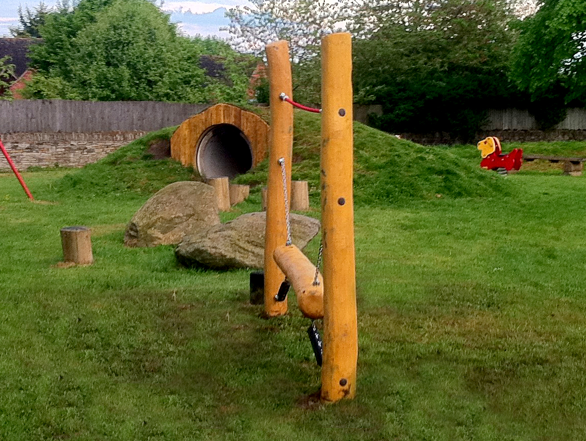 Floating Balancing Beam - 2.009 | The Children's Playground Company